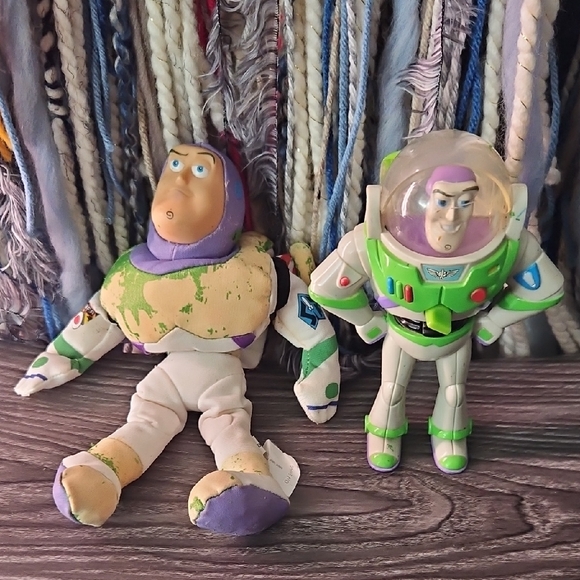 Disney | Toys | Disney Buzz Lightyear Action Figures Green And Purple ...